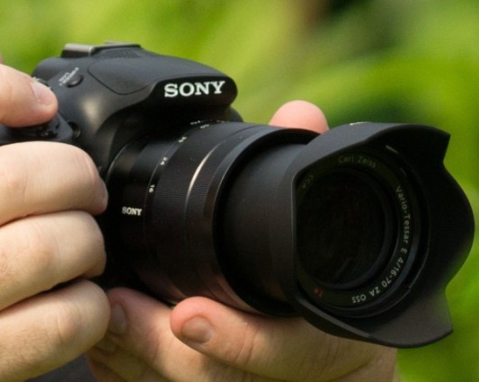 Sony A3000 with 16-70mm Zeiss Lens Images Leaked [ILC-3000] - Daily ...