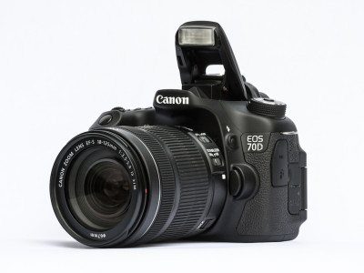 Deal : Canon EOS 70D DSLR Camera Body for $1,049 - Daily Camera News